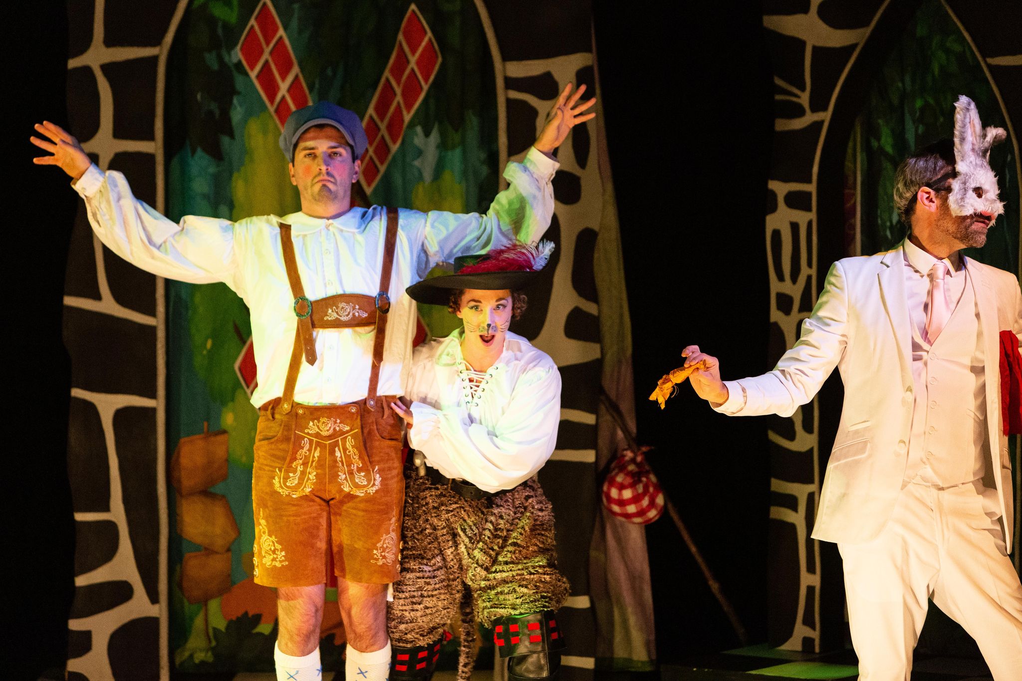 Mid Wales Opera triumphs with Puss in Boots – Opera Today