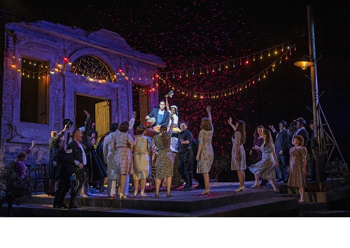 Annabel Arden’s L’elisir d’amore brings autumn sunshine to Glyndebourne ...