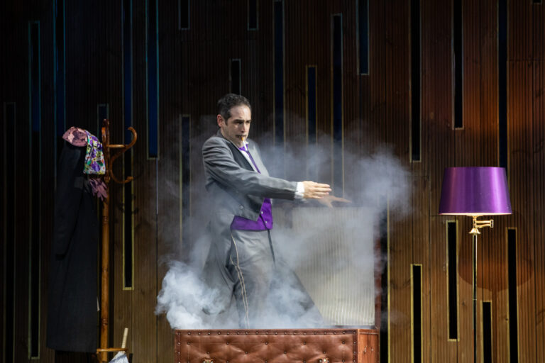 High infidelity – a double bill of comedy and tragedy at Opera Holland ...