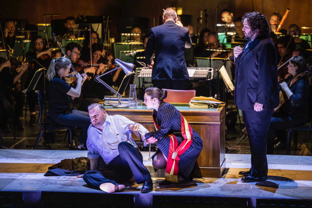 Uneasy lies the head that wears the crown: Opera North’s Simon Boccanegra – Opera Today