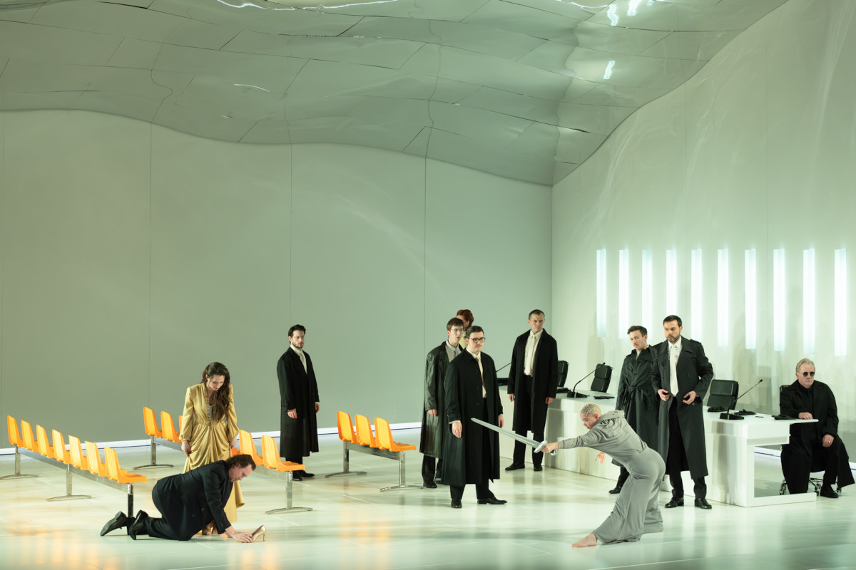 The Banality of Evil Is Transcended by Silvery Glitz in Das Wunder Der ...